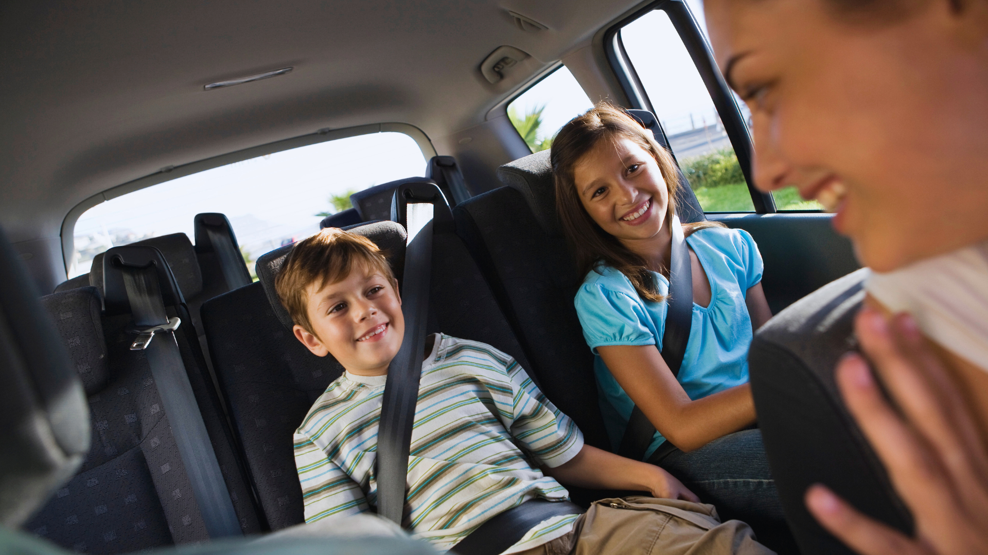 Kinder sicher mitnehmen: Was Autofahrer beim Transport fremder Kinder ...